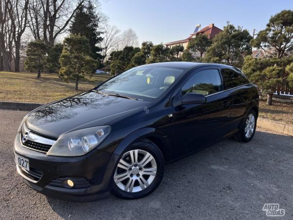 Melns Opel Astra 2007 Alīta, ar dzinēja tilpumu 1.70 L un nobraukumu 357 tūkst. km par 1100 €, foto 3 vietnē AUTOMOTO.COM.LV