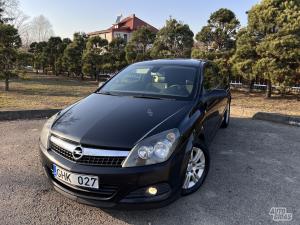 Melns Opel Astra 2007 Alīta, ar dzinēja tilpumu 1.70 L un nobraukumu 357 tūkst. km par 1100 €, foto 4 vietnē AUTOMOTO.COM.LV