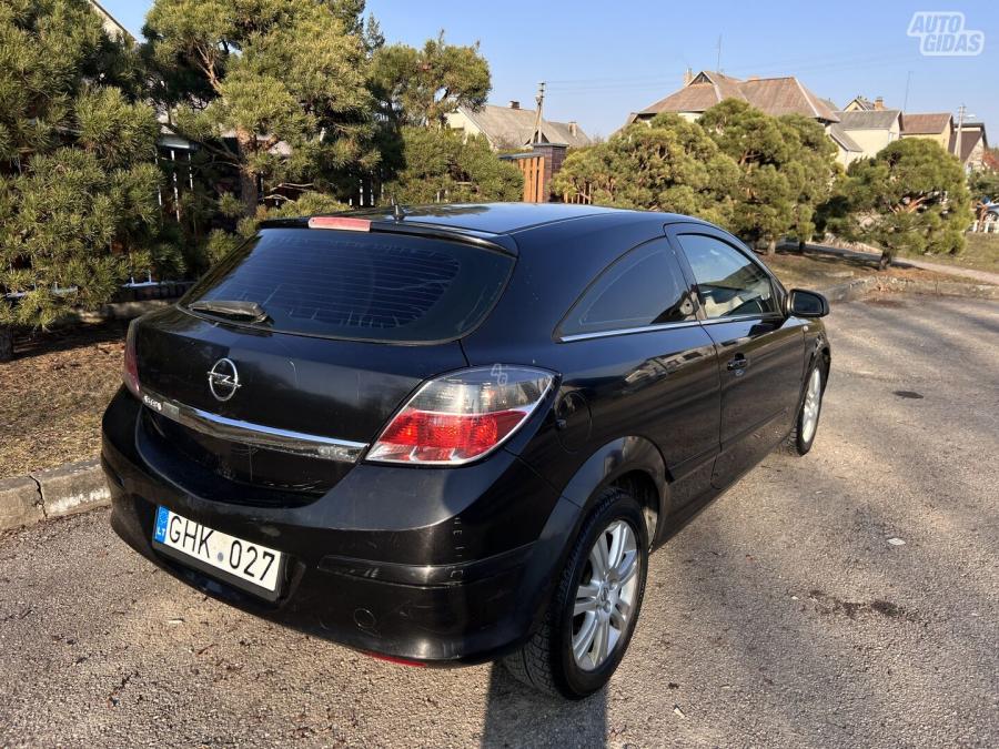 Melns Opel Astra 2007 Alīta, ar dzinēja tilpumu 1.70 L un nobraukumu 357 tūkst. km par 1100 €, foto 8 vietnē AUTOMOTO.COM.LV