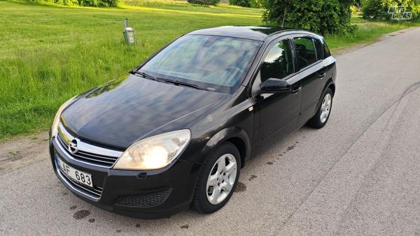 Melns Opel Astra 2007 Kauņa, ar dzinēja tilpumu 1.90 L un nobraukumu 258 tūkst. km par 2200 €, foto 3 vietnē AUTOMOTO.COM.LV