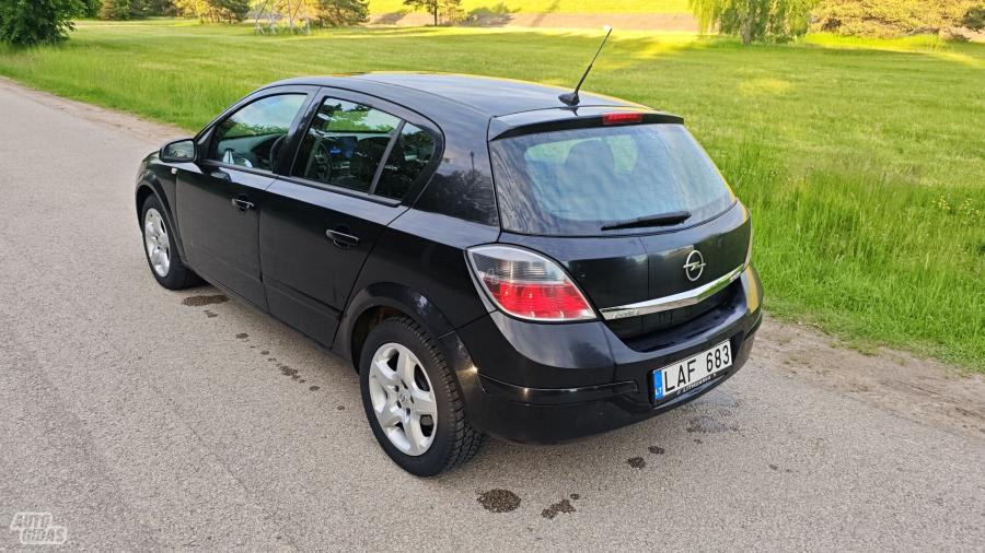Melns Opel Astra 2007 Kauņa, ar dzinēja tilpumu 1.90 L un nobraukumu 258 tūkst. km par 2200 €, foto 7 vietnē AUTOMOTO.COM.LV