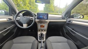 Melns Opel Astra 2007 Kauņa, ar dzinēja tilpumu 1.90 L un nobraukumu 258 tūkst. km par 2200 €, foto 8 vietnē AUTOMOTO.COM.LV