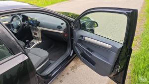 Melns Opel Astra 2007 Kauņa, ar dzinēja tilpumu 1.90 L un nobraukumu 258 tūkst. km par 2200 €, foto 11 vietnē AUTOMOTO.COM.LV