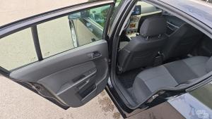 Melns Opel Astra 2007 Kauņa, ar dzinēja tilpumu 1.90 L un nobraukumu 258 tūkst. km par 2200 €, foto 12 vietnē AUTOMOTO.COM.LV