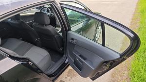 Melns Opel Astra 2007 Kauņa, ar dzinēja tilpumu 1.90 L un nobraukumu 258 tūkst. km par 2200 €, foto 13 vietnē AUTOMOTO.COM.LV