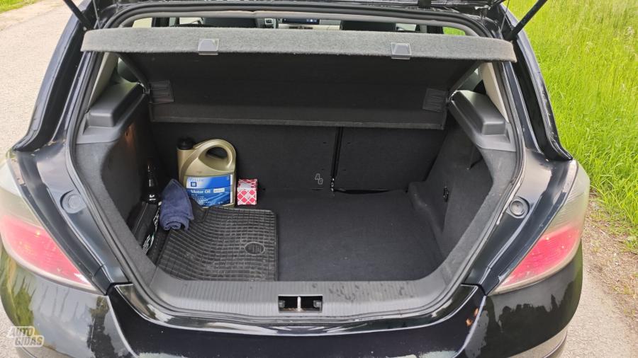 Melns Opel Astra 2007 Kauņa, ar dzinēja tilpumu 1.90 L un nobraukumu 258 tūkst. km par 2200 €, foto 14 vietnē AUTOMOTO.COM.LV