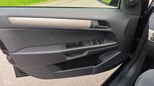 Melns Opel Astra 2007 Kauņa, ar dzinēja tilpumu 1.90 L un nobraukumu 258 tūkst. km par 2200 €, foto 17 vietnē AUTOMOTO.COM.LV
