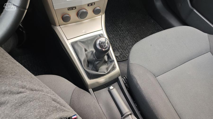 Melns Opel Astra 2007 Kauņa, ar dzinēja tilpumu 1.90 L un nobraukumu 258 tūkst. km par 2200 €, foto 18 vietnē AUTOMOTO.COM.LV