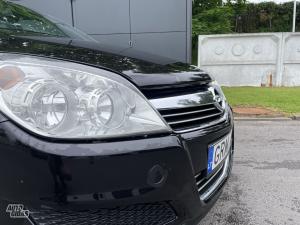 Black Opel Astra 2007 in Alytus, with an engine capacity of 1.70 L and mileage of 220 thousand km for 1150 €, photo 6 on AUTOMOTO.COM.LV