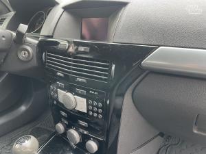 Black Opel Astra 2007 in Alytus, with an engine capacity of 1.70 L and mileage of 220 thousand km for 1150 €, photo 12 on AUTOMOTO.COM.LV