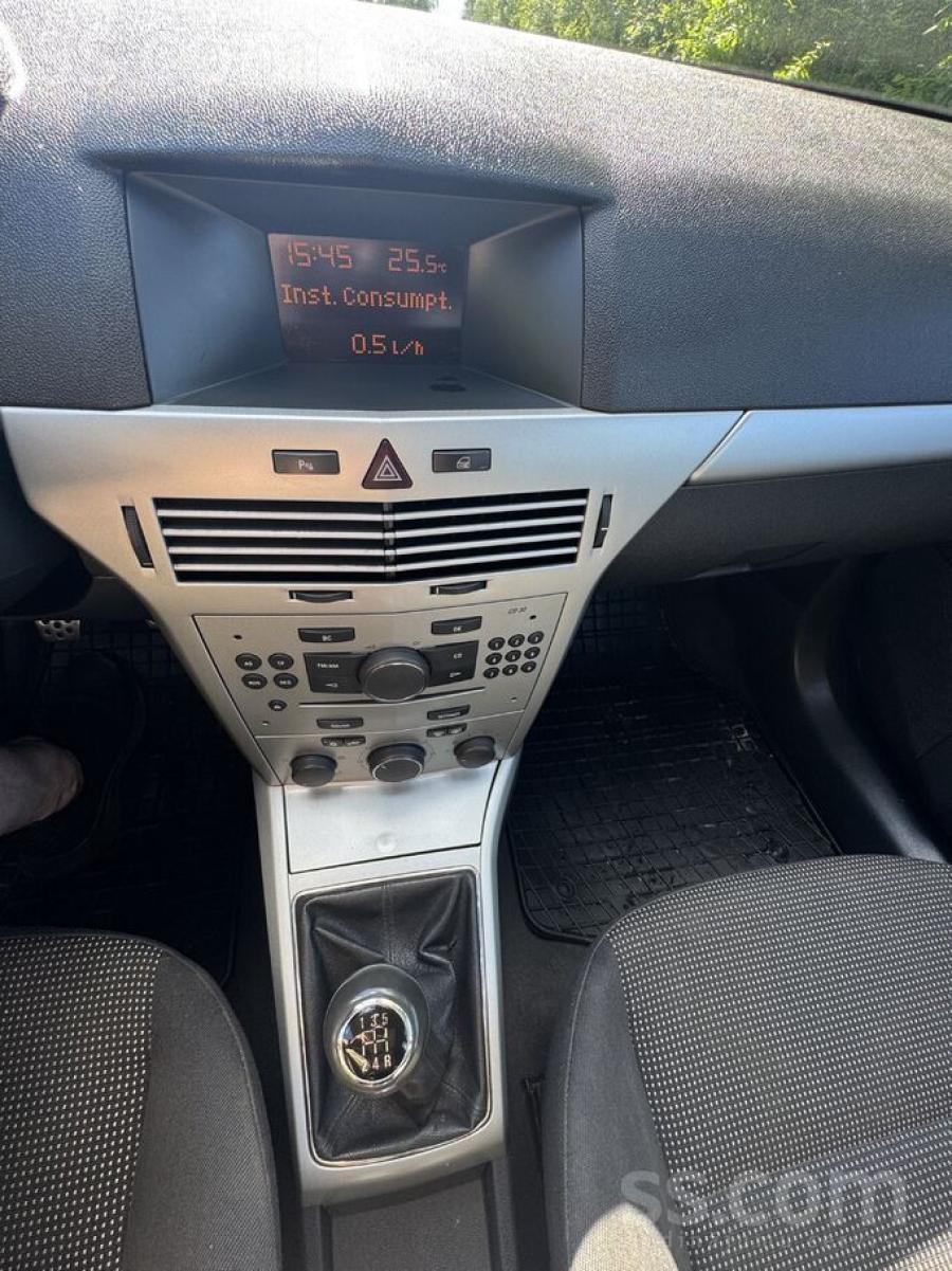 Melns Opel Astra 2007 Ogre, ar dzinēja tilpumu 1.70 L un nobraukumu 209 tūkst. km par 2000 €, foto 15 vietnē AUTOMOTO.COM.LV