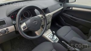 Melns Opel Astra 2007 Rīga, ar dzinēja tilpumu 1.60 L un nobraukumu 239 tūkst. km par 1990 €, foto 4 vietnē AUTOMOTO.COM.LV