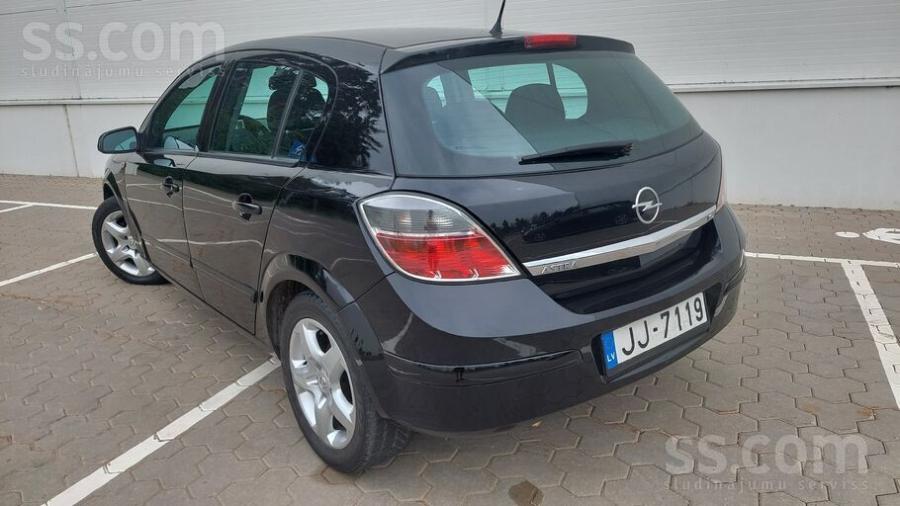 Melns Opel Astra 2007 Rīga, ar dzinēja tilpumu 1.60 L un nobraukumu 239 tūkst. km par 1990 €, foto 7 vietnē AUTOMOTO.COM.LV