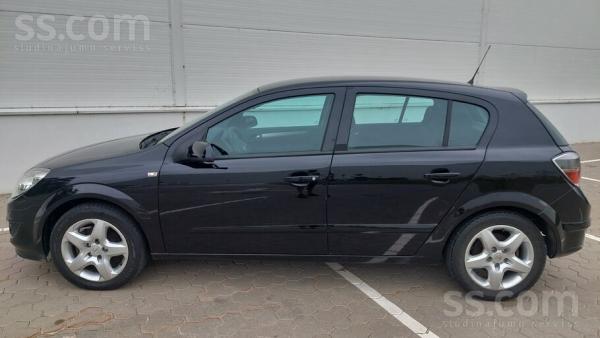 Black Opel Astra 2007 in Riga, with an engine capacity of 1.60 L and mileage of 239 thousand km for 1990 €, photo 10 on AUTOMOTO.COM.LV