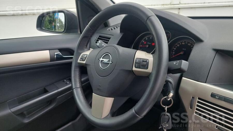 Melns Opel Astra 2007 Rīga, ar dzinēja tilpumu 1.60 L un nobraukumu 239 tūkst. km par 1990 €, foto 12 vietnē AUTOMOTO.COM.LV