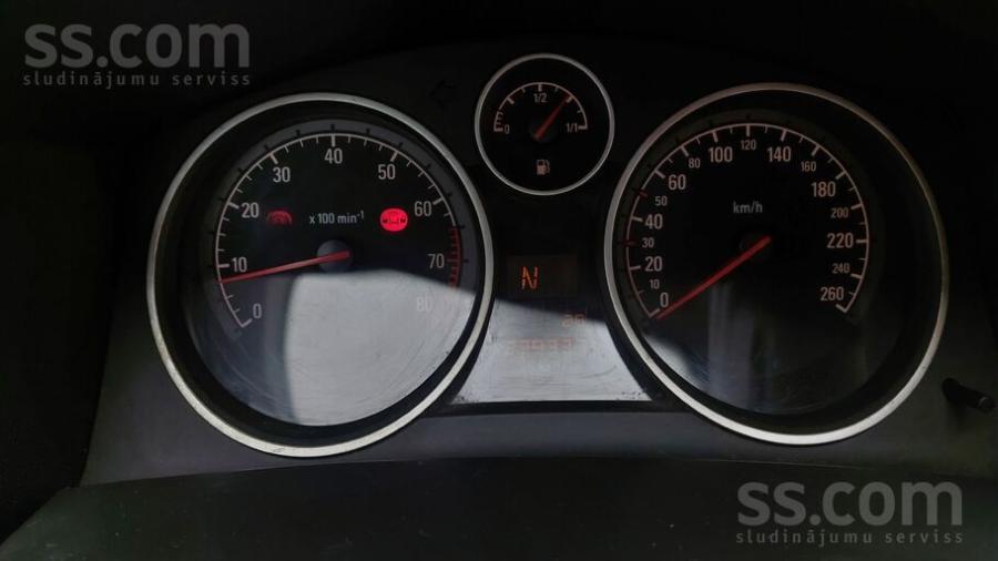 Melns Opel Astra 2007 Rīga, ar dzinēja tilpumu 1.60 L un nobraukumu 239 tūkst. km par 1990 €, foto 13 vietnē AUTOMOTO.COM.LV