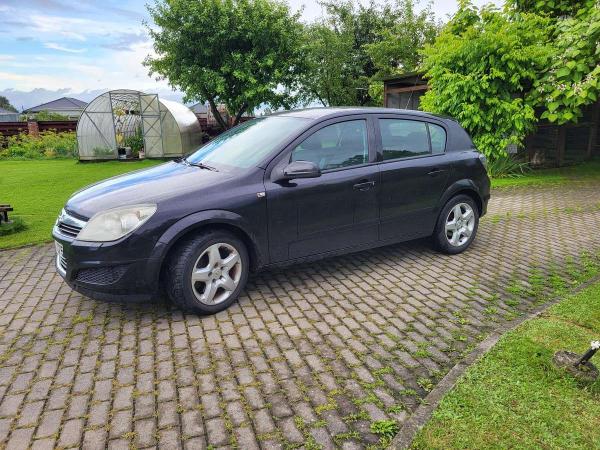 Melns Opel Astra 2007 Kauņa, ar dzinēja tilpumu 1.91 L un nobraukumu 282 tūkst. km par 1400 €, foto 2 vietnē AUTOMOTO.COM.LV