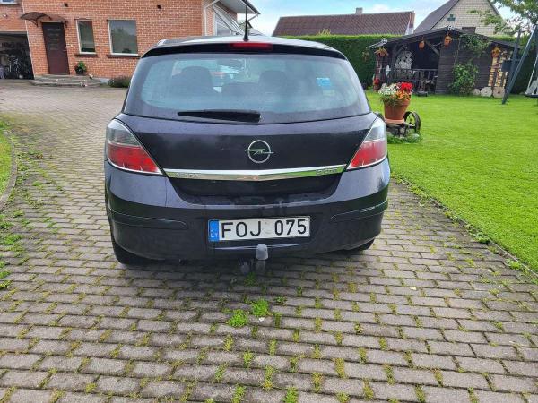 Melns Opel Astra 2007 Kauņa, ar dzinēja tilpumu 1.91 L un nobraukumu 282 tūkst. km par 1400 €, foto 3 vietnē AUTOMOTO.COM.LV