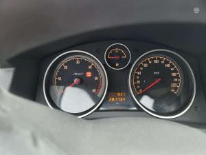 Black Opel Astra 2007 in Kaunas, with an engine capacity of 1.91 L and mileage of 282 thousand km for 1400 €, photo 8 on AUTOMOTO.COM.LV
