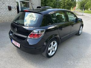 Black Opel Astra 2008 in Limbazi, with an engine capacity of 1.80 L and mileage of 234 thousand km for 3450 €, photo 4 on AUTOMOTO.COM.LV