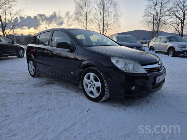 Melns Opel Astra 2008 Rēzekne, ar dzinēja tilpumu 1.90 L un nobraukumu 0 tūkst. km par 1650 €, foto 4 vietnē AUTOMOTO.COM.LV