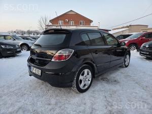 Black Opel Astra 2008 in Rezekne, with an engine capacity of 1.90 L and mileage of 0 thousand km for 1650 €, photo 5 on AUTOMOTO.COM.LV