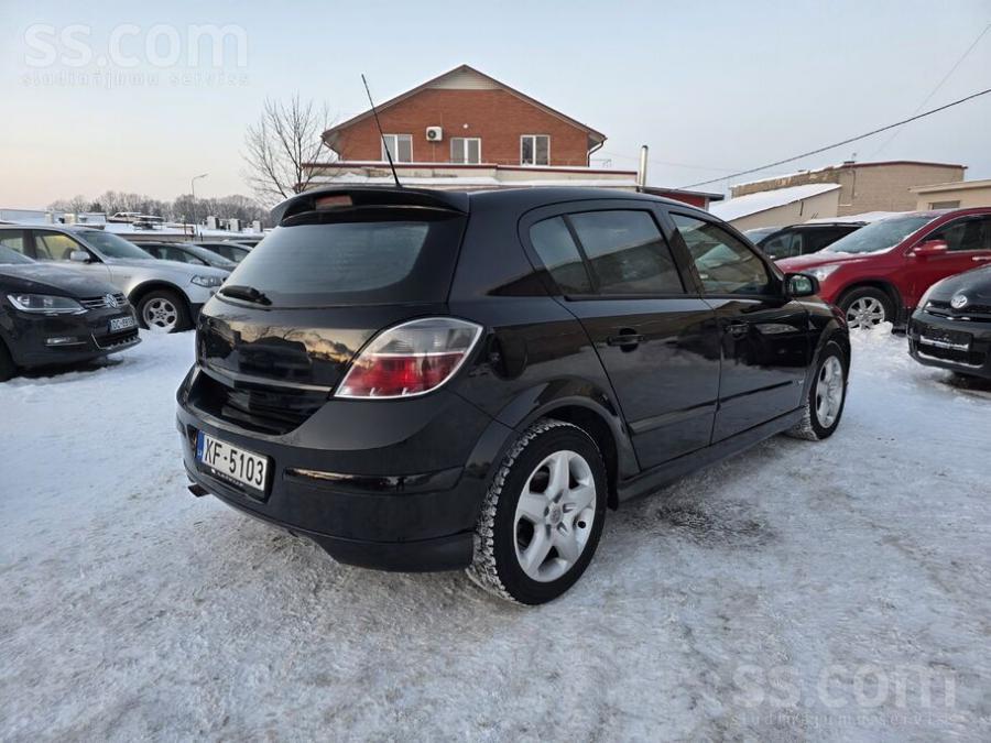 Black Opel Astra 2008 in Rezekne, with an engine capacity of 1.90 L and mileage of 0 thousand km for 1650 €, photo 5 on AUTOMOTO.COM.LV