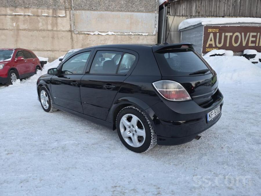Black Opel Astra 2008 in Rezekne, with an engine capacity of 1.90 L and mileage of 0 thousand km for 1650 €, photo 6 on AUTOMOTO.COM.LV