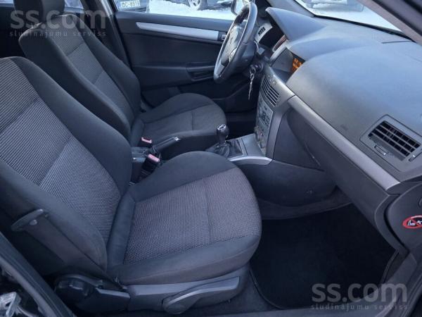 Melns Opel Astra 2008 Rēzekne, ar dzinēja tilpumu 1.90 L un nobraukumu 0 tūkst. km par 1650 €, foto 9 vietnē AUTOMOTO.COM.LV