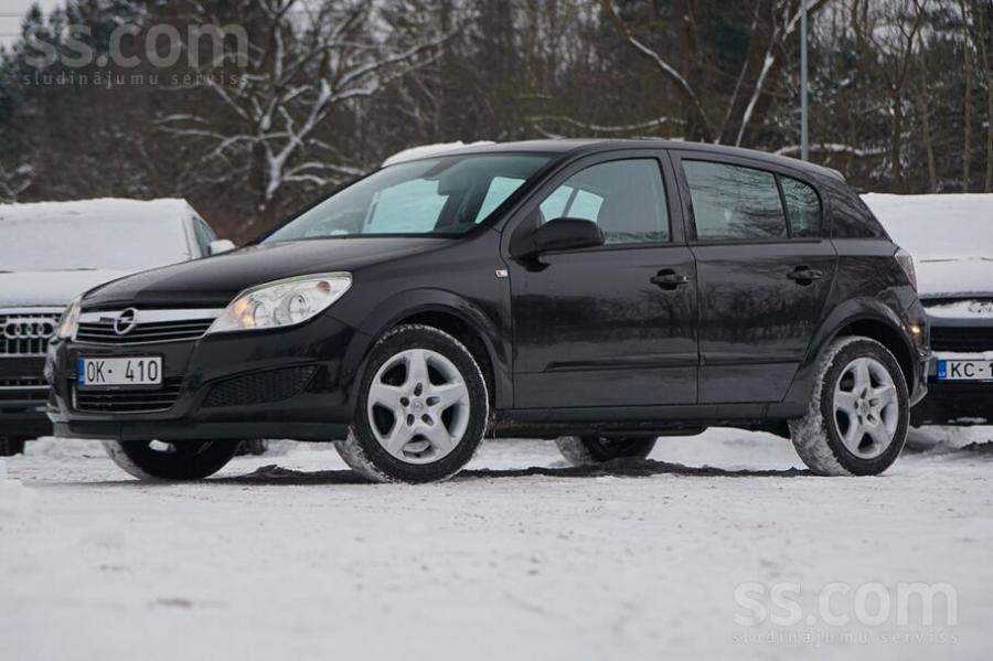 Black Opel Astra 2008 in Riga, with an engine capacity of 1.40 L and mileage of 235 thousand km for 3690 €, photo 1 on AUTOMOTO.COM.LV
