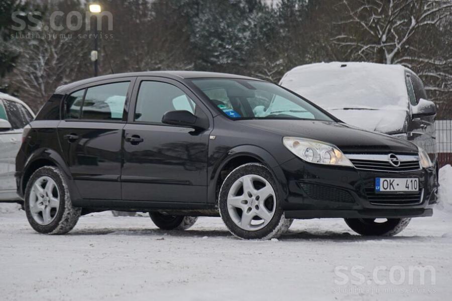 Black Opel Astra 2008 in Riga, with an engine capacity of 1.40 L and mileage of 235 thousand km for 3690 €, photo 2 on AUTOMOTO.COM.LV