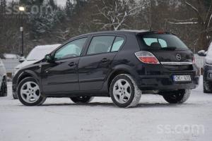 Black Opel Astra 2008 in Riga, with an engine capacity of 1.40 L and mileage of 235 thousand km for 3690 €, photo 3 on AUTOMOTO.COM.LV