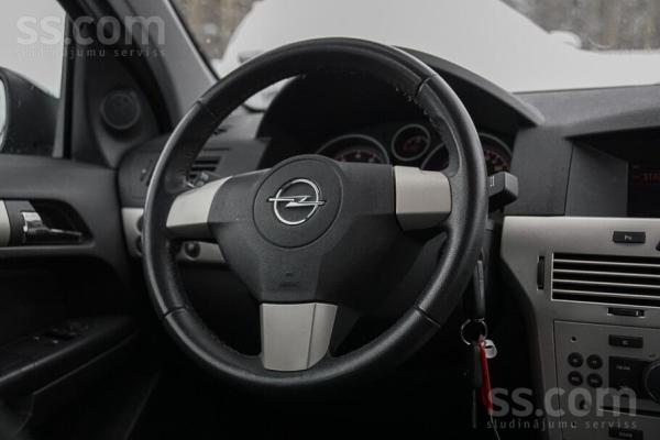 Melns Opel Astra 2008 Rīga, ar dzinēja tilpumu 1.40 L un nobraukumu 235 tūkst. km par 3690 €, foto 10 vietnē AUTOMOTO.COM.LV