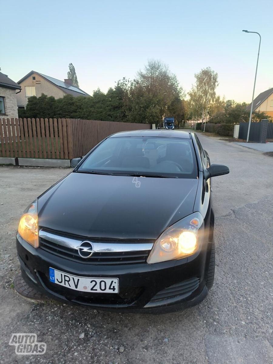 Black Opel Astra 2008 in Silute, with an engine capacity of 1.20 L and mileage of 340 thousand km for 1000 €, photo 1 on AUTOMOTO.COM.LV