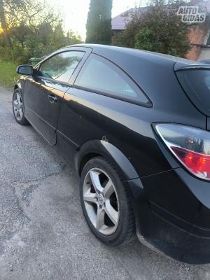 Black Opel Astra 2008 in Silute, with an engine capacity of 1.20 L and mileage of 340 thousand km for 1000 €, photo 3 on AUTOMOTO.COM.LV