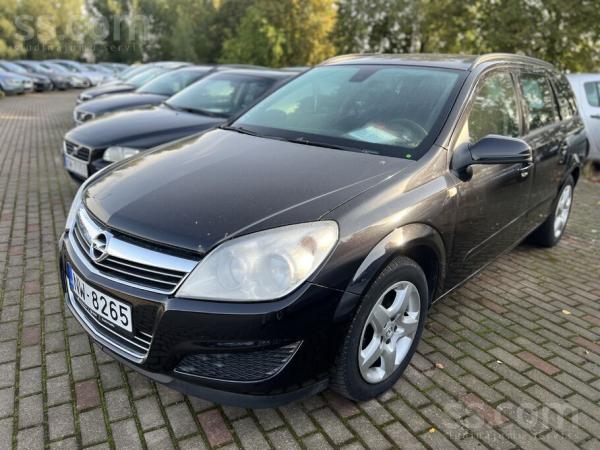 Black Opel Astra 2008 in Talsi, with an engine capacity of 1.30 L and mileage of 156 thousand km for 3190 €, photo 1 on AUTOMOTO.COM.LV