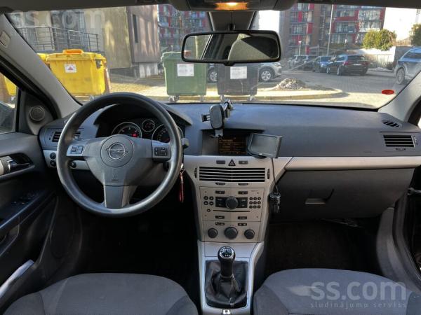 Melns Opel Astra 2008 Rīga, ar dzinēja tilpumu 1.30 L un nobraukumu 273 tūkst. km par 900 €, foto 10 vietnē AUTOMOTO.COM.LV