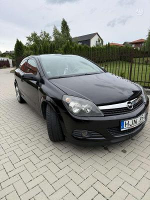 Black Opel Astra 2008 in Vilnius, with an engine capacity of 1.91 L and mileage of 207 thousand km for 2200 €, photo  on AUTOMOTO.COM.LV