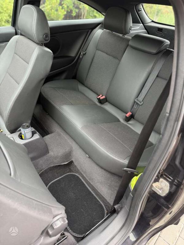 Black Opel Astra 2008 in Vilnius, with an engine capacity of 1.91 L and mileage of 207 thousand km for 2200 €, photo 10 on AUTOMOTO.COM.LV