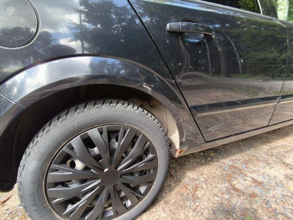 Black Opel Astra 2008 in Mazeikiai, with an engine capacity of 1.69 L and mileage of 178 thousand km for 1200 €, photo 6 on AUTOMOTO.COM.LV
