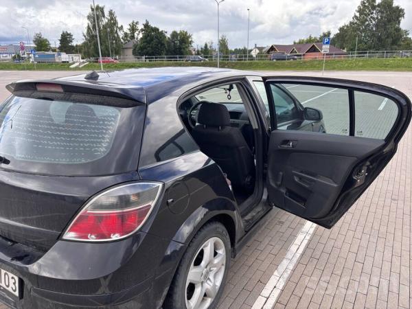 Melns Opel Astra 2008 Rēzekne, ar dzinēja tilpumu 1.90 L un nobraukumu 206 tūkst. km par 2500 €, foto 5 vietnē AUTOMOTO.COM.LV