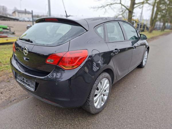Melns Opel Astra 2009 Marijampole, ar dzinēja tilpumu 1.60 L un nobraukumu 250 tūkst. km par 2699 €, foto 3 vietnē AUTOMOTO.COM.LV