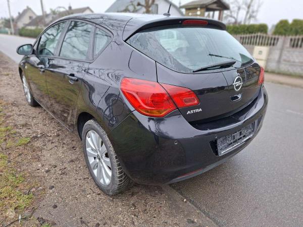 Melns Opel Astra 2009 Marijampole, ar dzinēja tilpumu 1.60 L un nobraukumu 250 tūkst. km par 2699 €, foto 4 vietnē AUTOMOTO.COM.LV