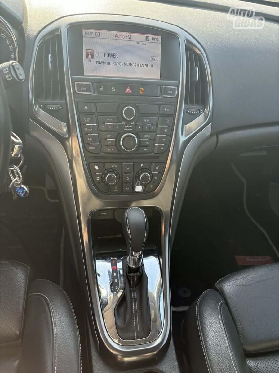 Black Opel Astra 2009 in Vilnius, with an engine capacity of 2.00 L and mileage of 274 thousand km for 3800 €, photo 8 on AUTOMOTO.COM.LV
