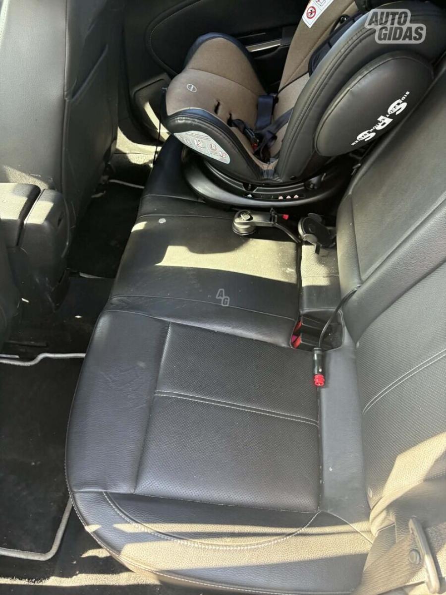 Black Opel Astra 2009 in Vilnius, with an engine capacity of 2.00 L and mileage of 274 thousand km for 3800 €, photo 9 on AUTOMOTO.COM.LV