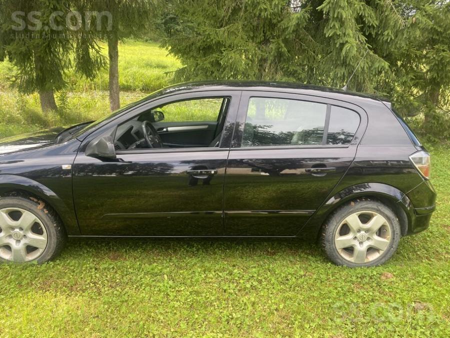 Melns Opel Astra 2009 Krāslava, ar dzinēja tilpumu 1.90 L un nobraukumu 0 tūkst. km par 2200 €, foto 1 vietnē AUTOMOTO.COM.LV