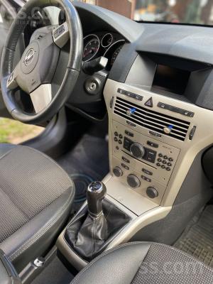 Melns Opel Astra 2009 Krāslava, ar dzinēja tilpumu 1.90 L un nobraukumu 0 tūkst. km par 2200 €, foto 8 vietnē AUTOMOTO.COM.LV