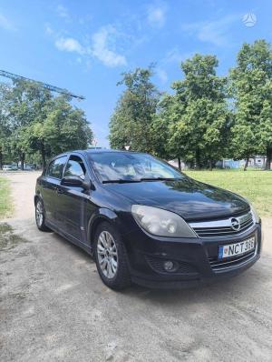 Melns Opel Astra 2009 Viļņa, ar dzinēja tilpumu 1.91 L un nobraukumu 240 tūkst. km par 700 €, foto 3 vietnē AUTOMOTO.COM.LV