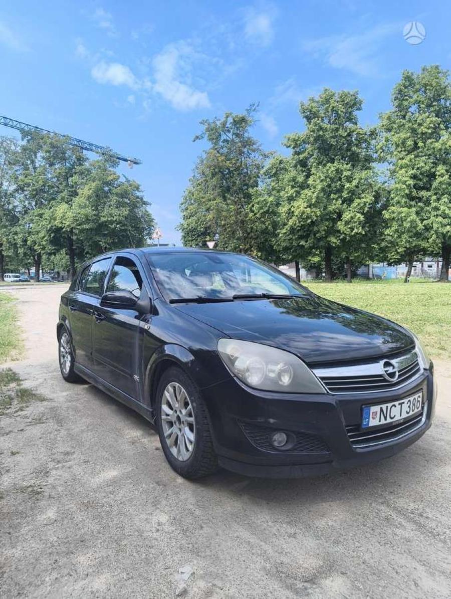Melns Opel Astra 2009 Viļņa, ar dzinēja tilpumu 1.91 L un nobraukumu 240 tūkst. km par 700 €, foto 3 vietnē AUTOMOTO.COM.LV