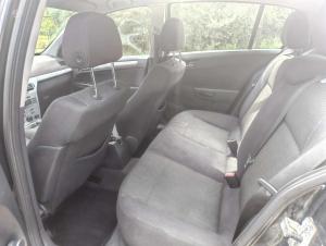 Melns Opel Astra 2009 Viļņa, ar dzinēja tilpumu 1.91 L un nobraukumu 240 tūkst. km par 700 €, foto 8 vietnē AUTOMOTO.COM.LV